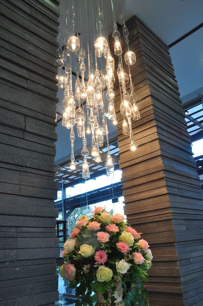 Mayflower Grande Hotel